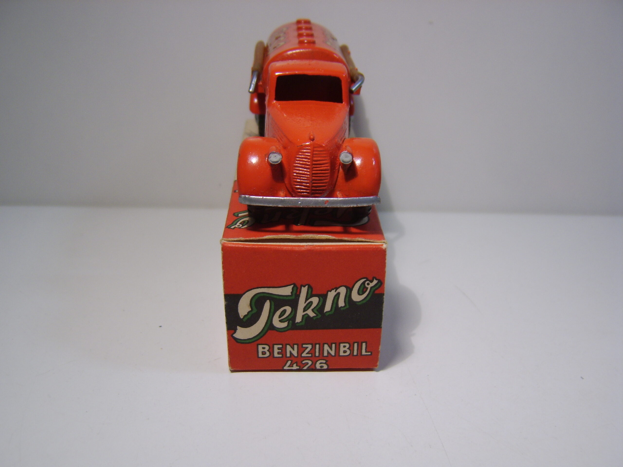 Ford V8 benzin bil (1) - Teknosamleren